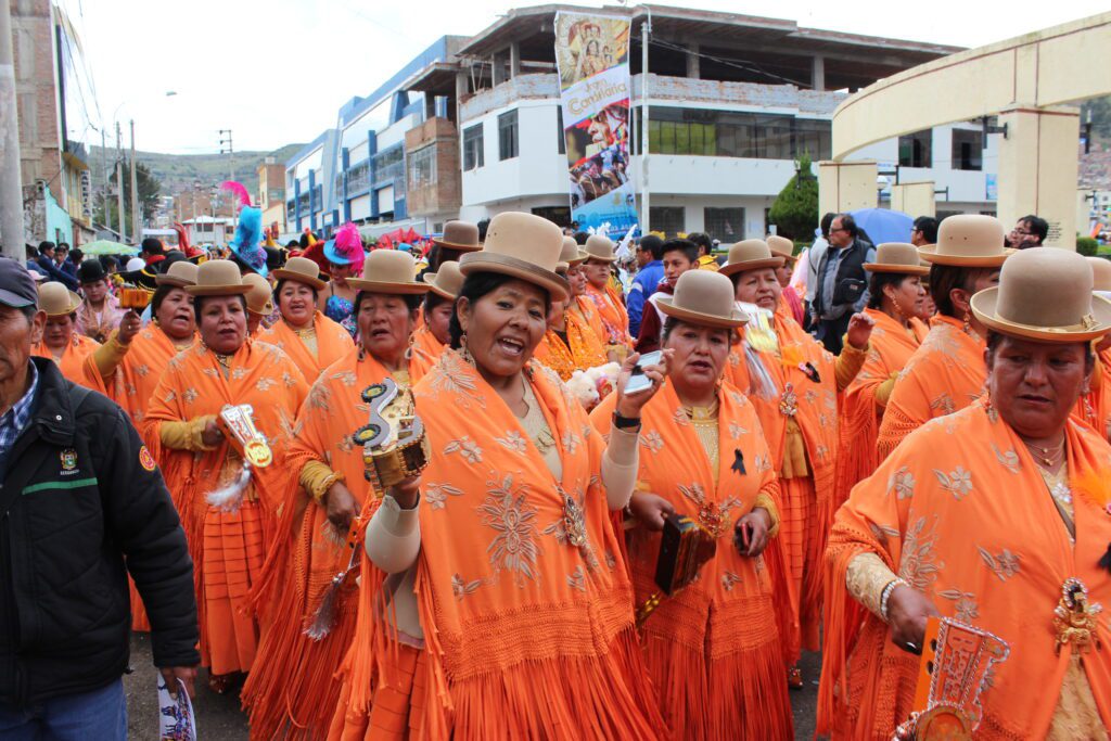 A la Mujer Andina en el Día de la Mujer - Vive Candelaria