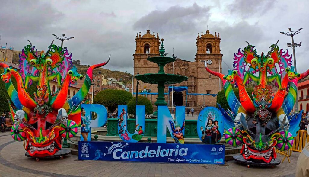 Impresionantes caretas de diablada en la Plaza Mayor de Puno - Vive ...